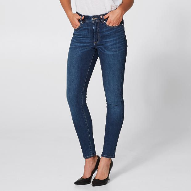 Skinny Jeans Archives | Types of Jean Fits